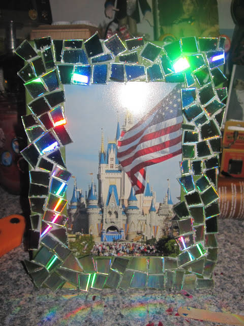 Instead Of Throwing Out Old CDs, You Can Turn Them Into Beautiful ...