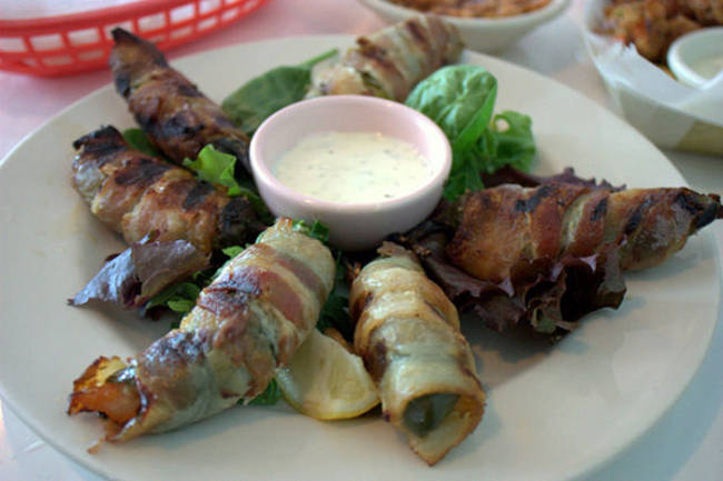 33 Bizarre (And Disgusting) Meals People Actually Love To Eat Around ...