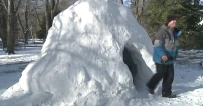 Dad And Kids Create Epic Igloo After Winter Storm Grayson, Complete ...