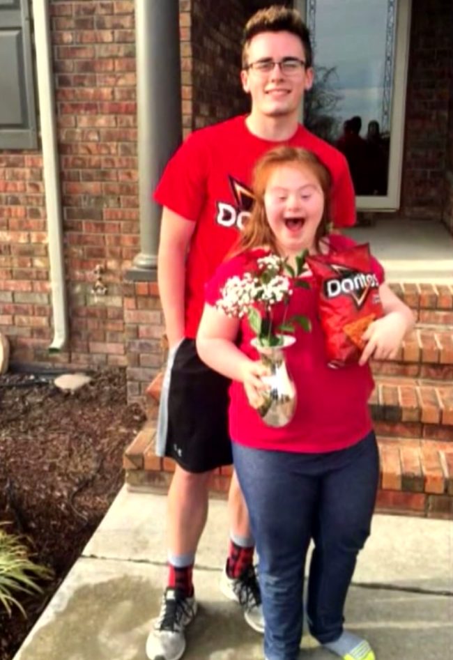 He Asked Her To Prom With Her Favorite Snack. Now They’re Going To Show ...