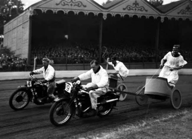 It Doesn’t Get Cooler Than This: Motorcycle Chariot Racing. It Was A ...