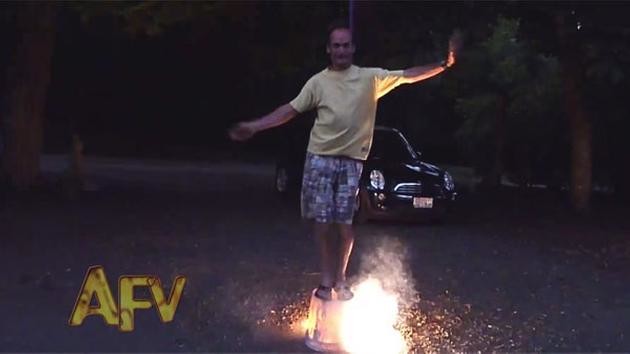 22 Fireworks Fails That’ll Have You Rolling On The Ground Laughing ...